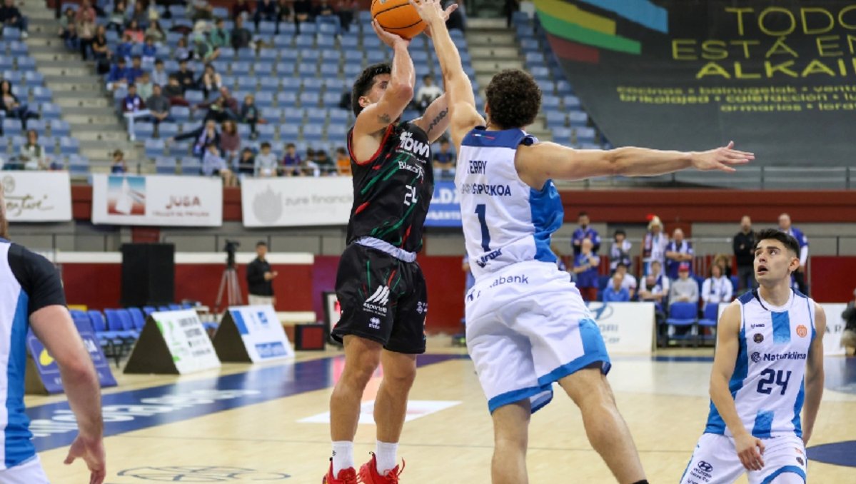Lucas Capalbo y Fallou Niang se marchan del Fibwi Mallorca ...